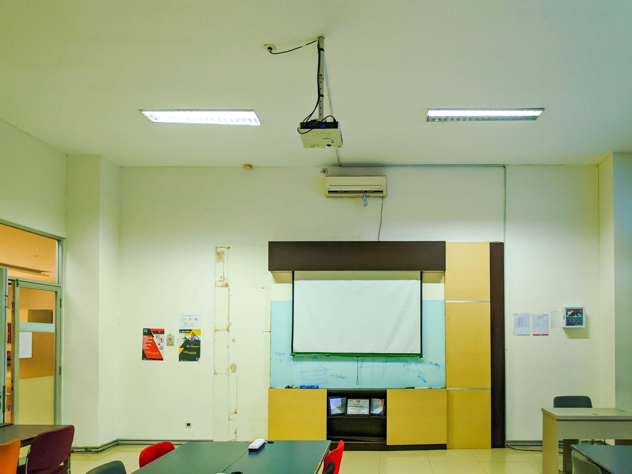 Electronics and Communication System (ECS) Laboratory